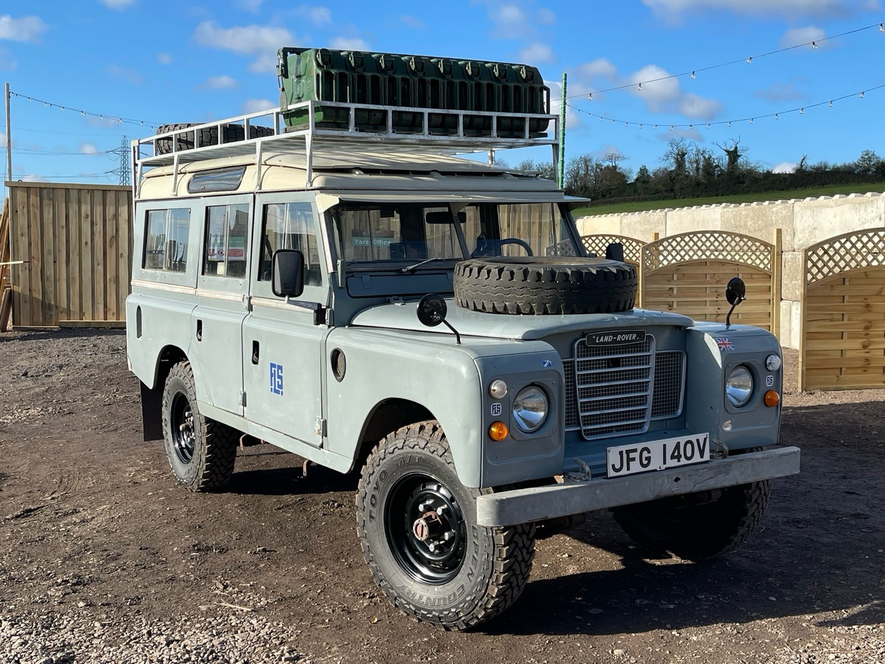 Dad has been reincarnated as a Land Rover – Red Wine In MY Seventies